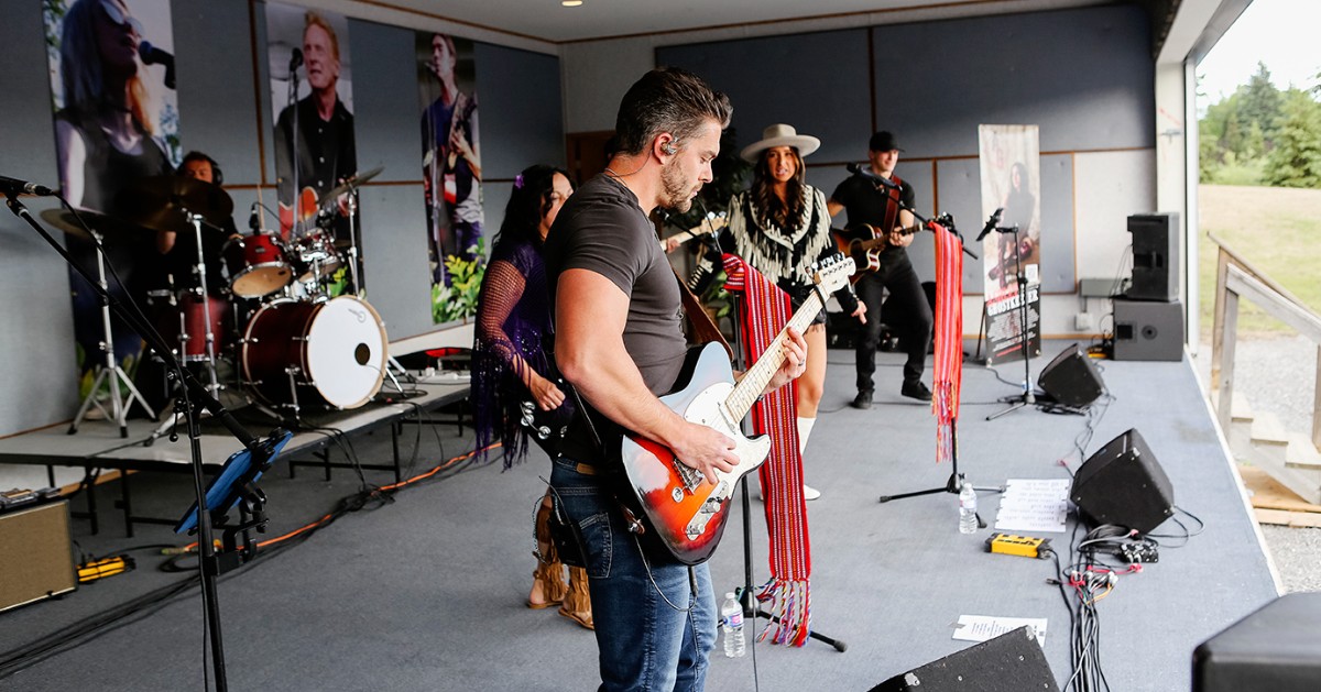 Stony Plain – Summer Sessions | West Anthem